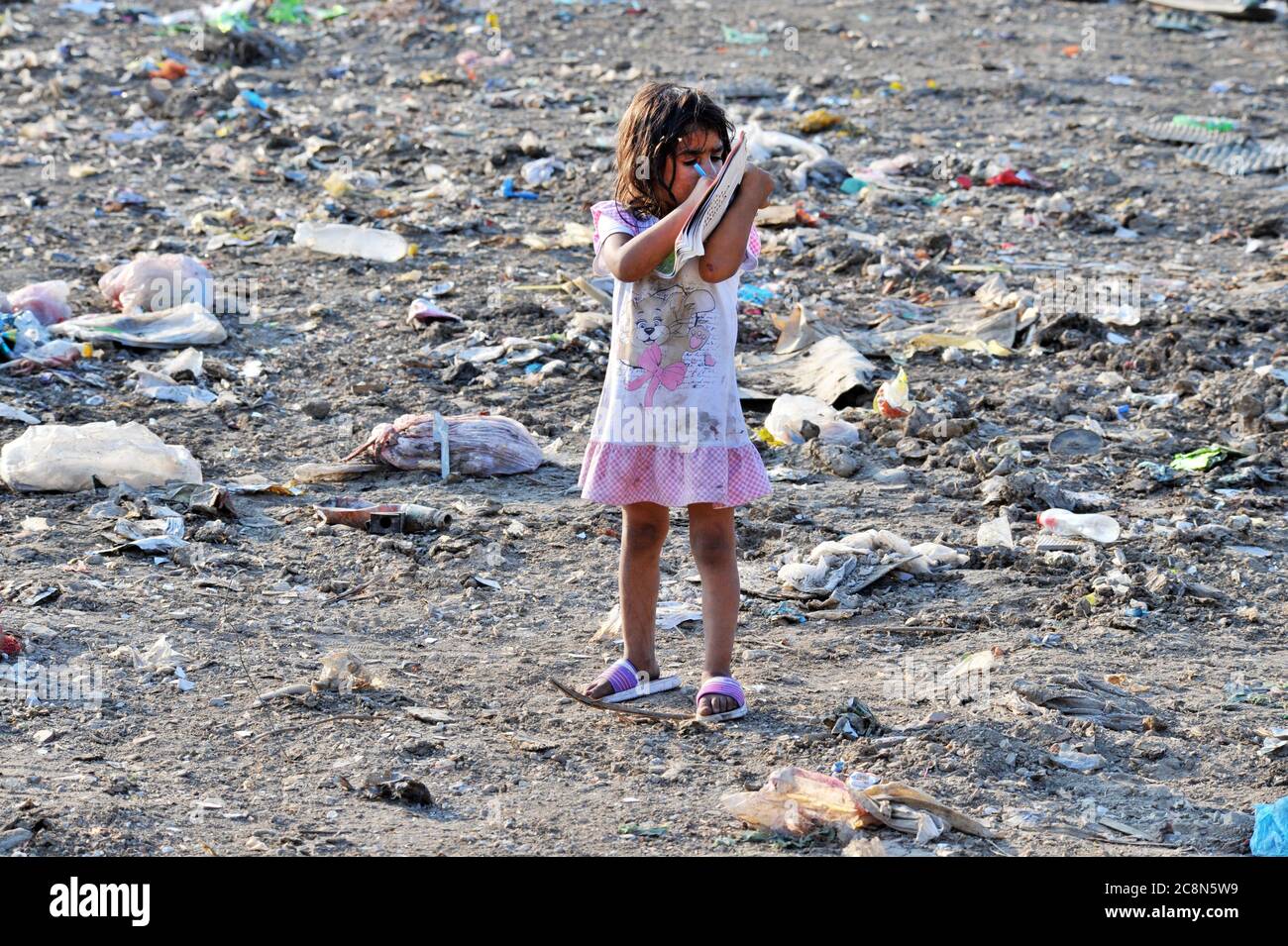 Child on a garbage dump High Resolution Stock Photography and Images ...