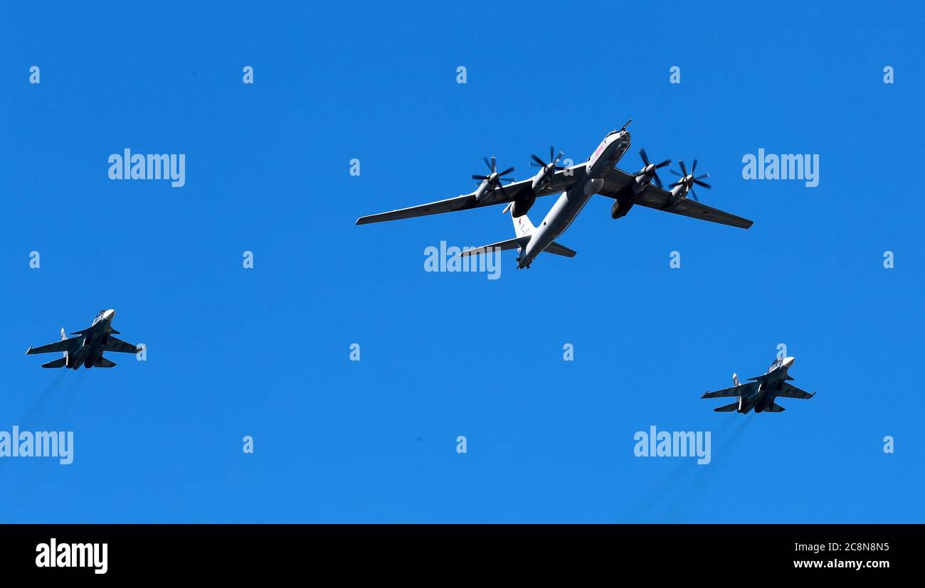 Refueling Tanker High Resolution Stock Photography and Images - Alamy
