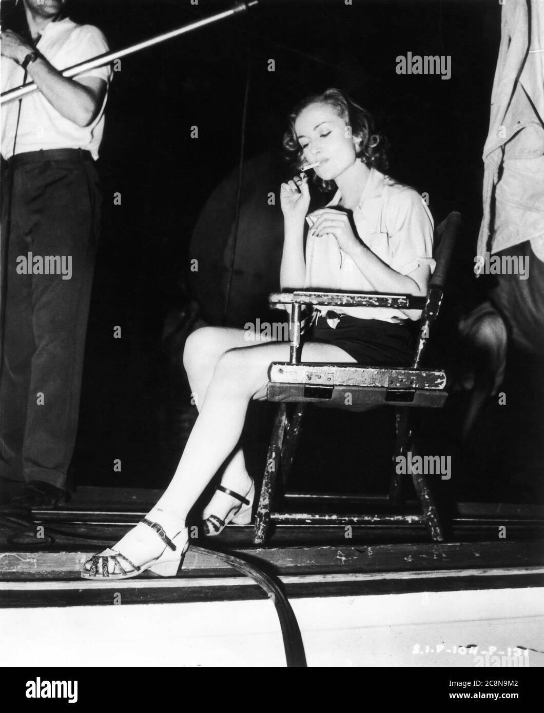 CAROLE LOMBARD on set candid during filming of NOTHING SACRED 1937 ...