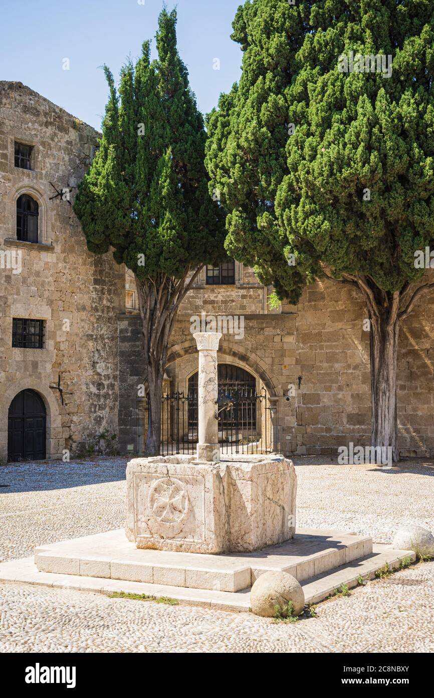 Well in the old town of rhodes hi-res stock photography and images - Alamy