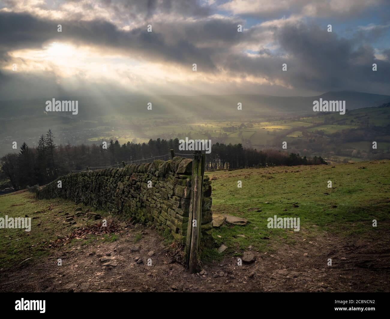 Clouds with light streaming down hi-res stock photography and images ...