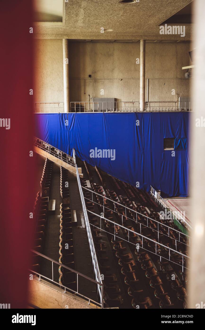 Wooden stadium seating hi-res stock photography and images - Alamy