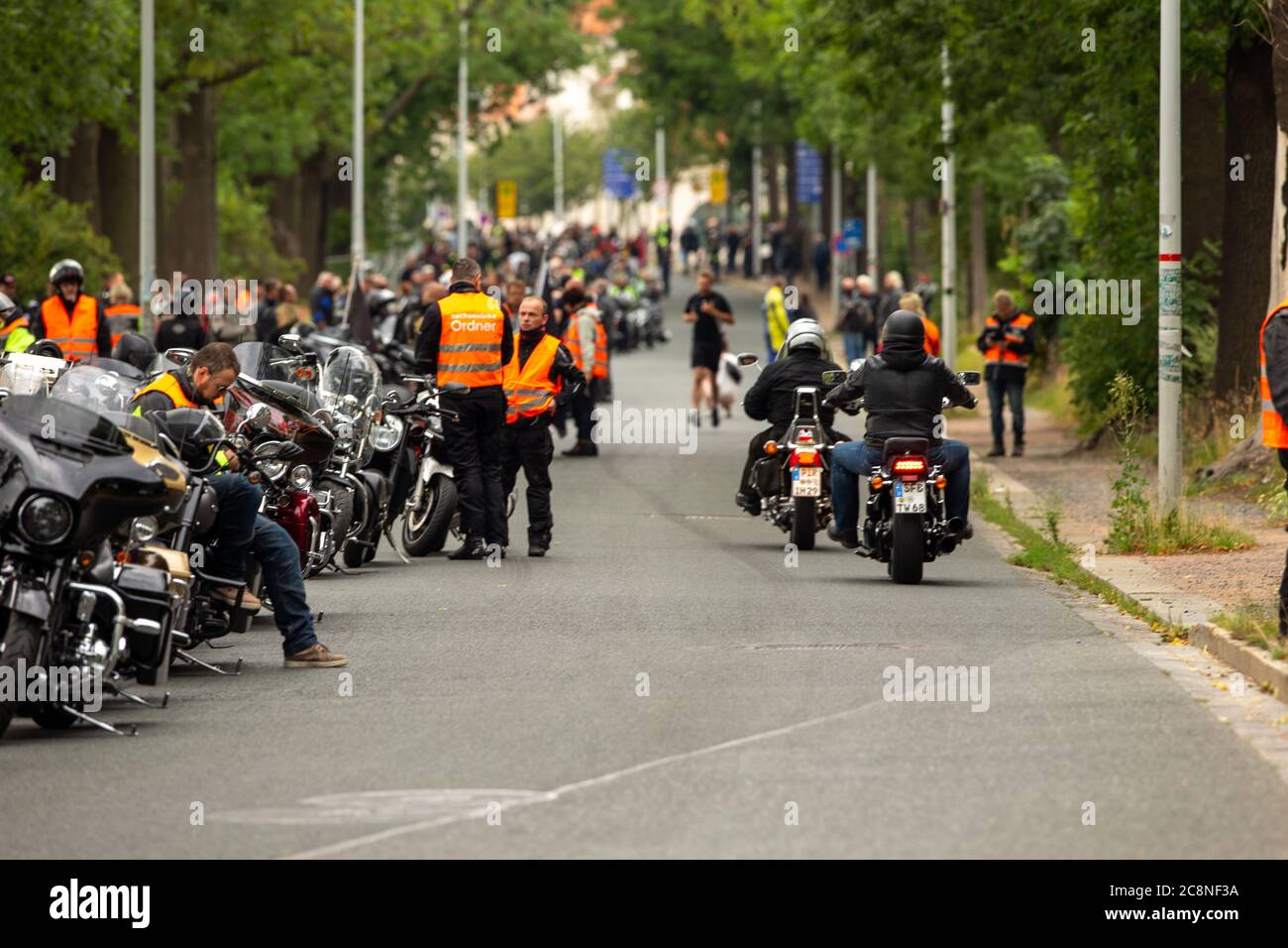 End of the queue hi-res stock photography and images - Alamy