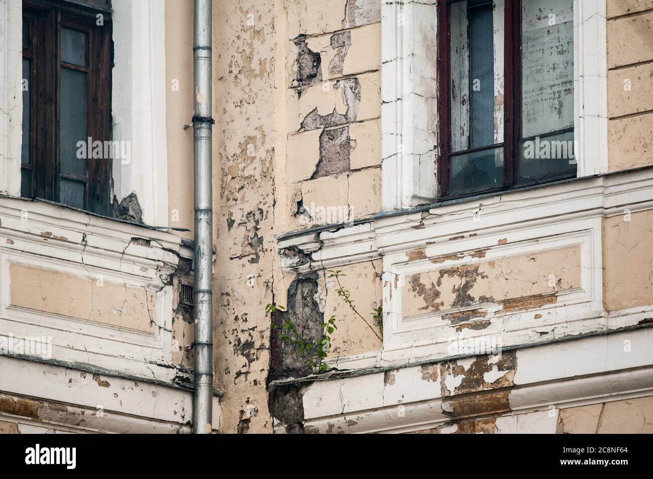 Scaled building hi-res stock photography and images - Alamy