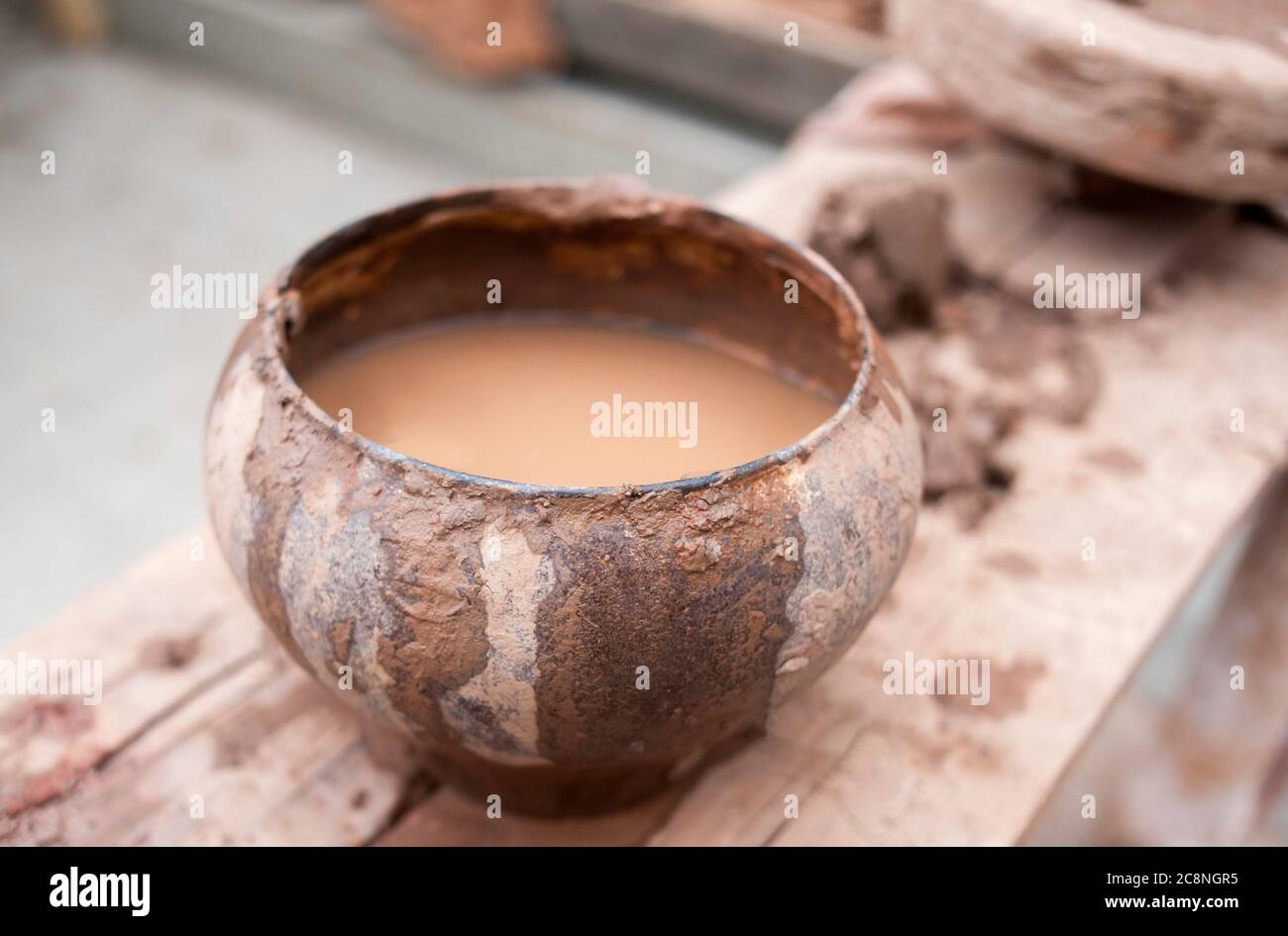 Vessel pot clay pottery hi-res stock photography and images - Alamy