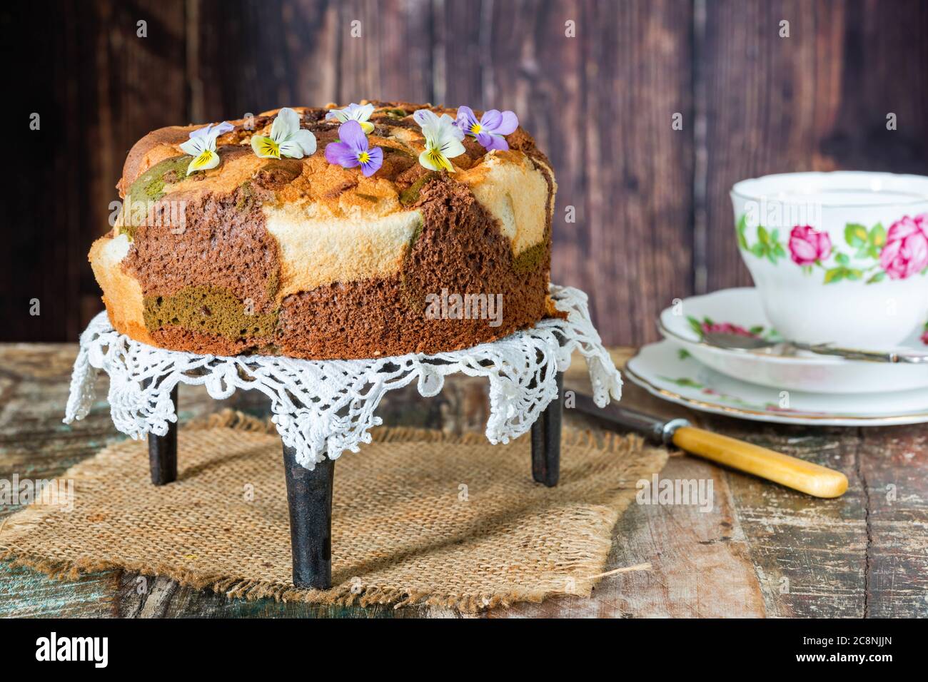 Chiffon cake hi-res stock photography and images - Alamy