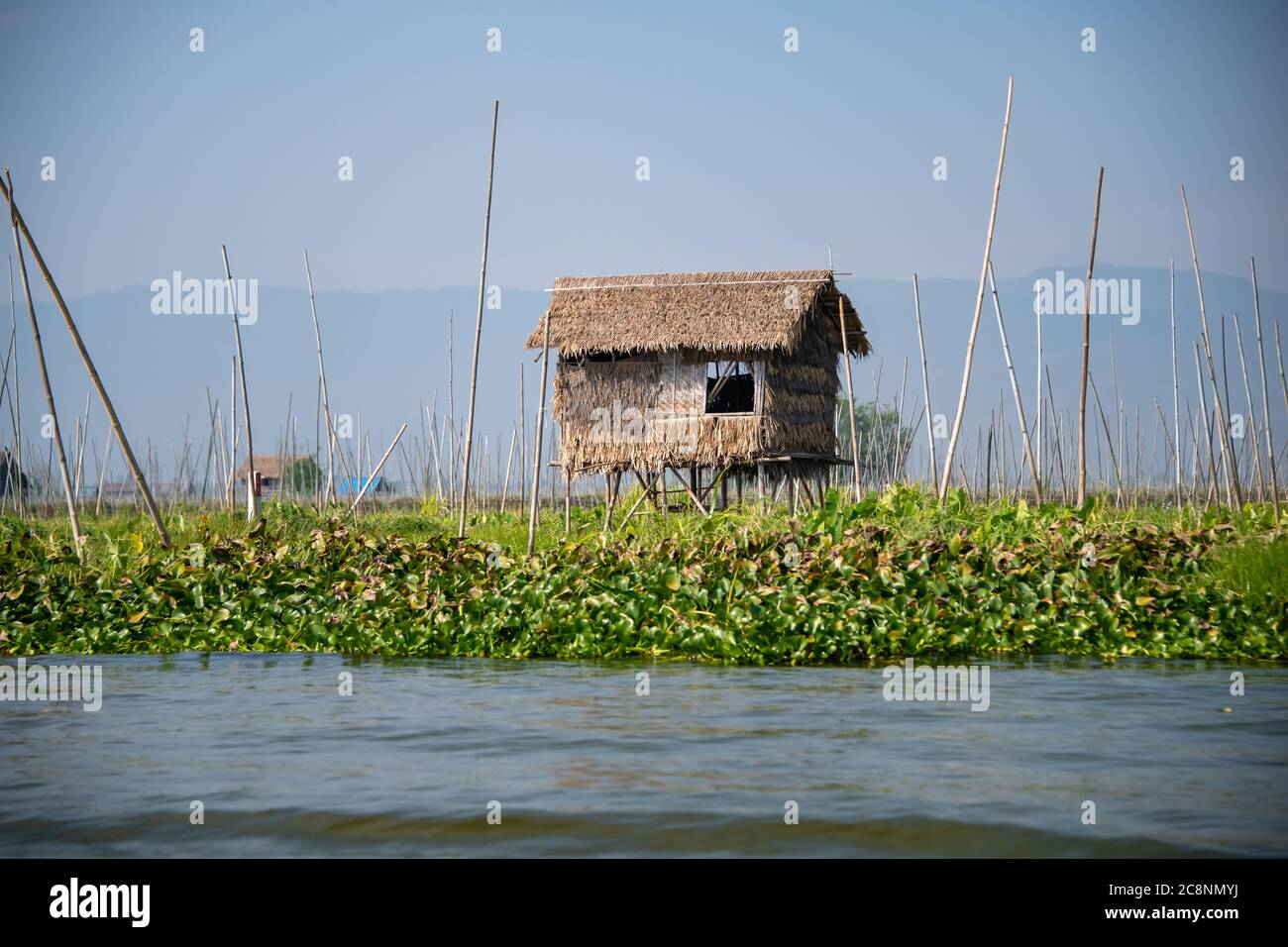 Shack on stilts hi-res stock photography and images - Alamy