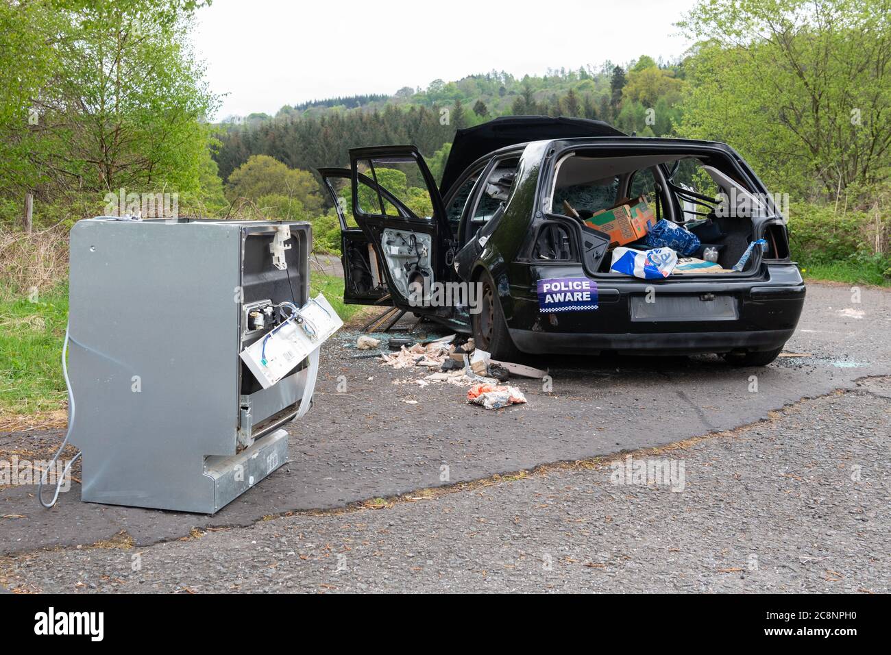 Fly tipping Scotland - Dumping of car, rubbish and large household ...
