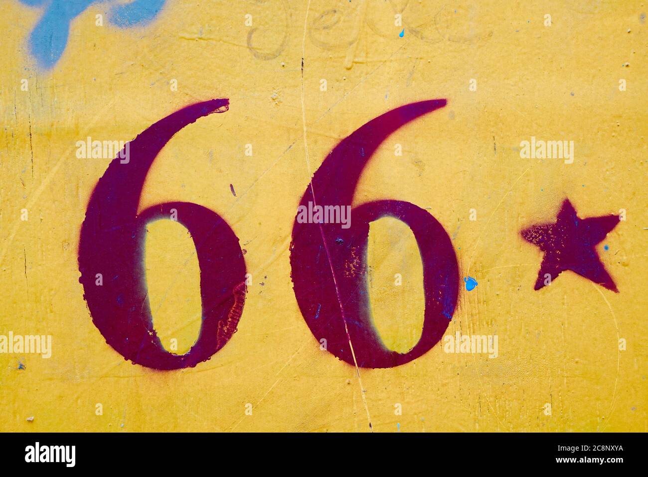 Address number signs hi-res stock photography and images - Alamy