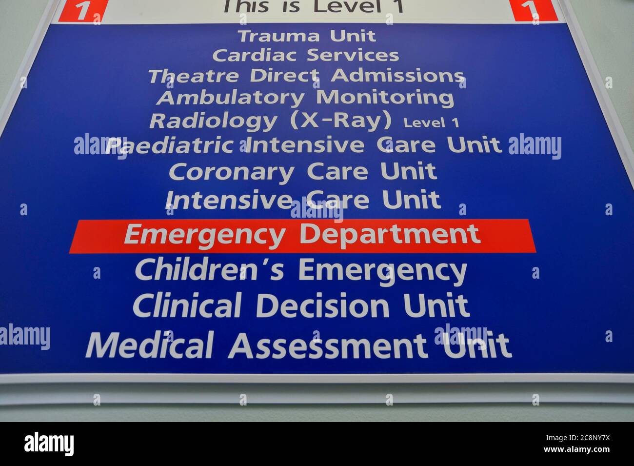 Hospital direction hi-res stock photography and images - Alamy