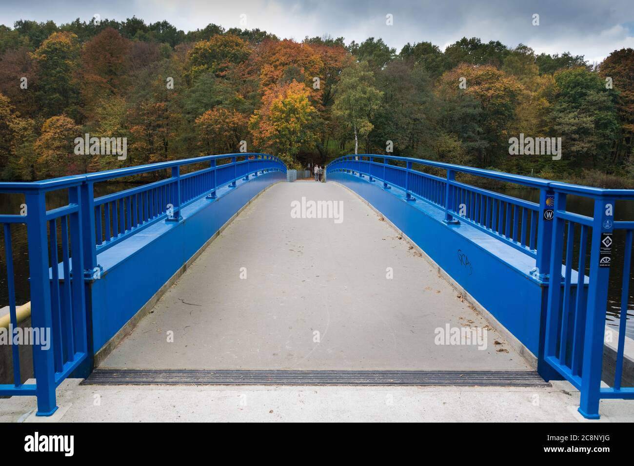 Footbridge overpass hi-res stock photography and images - Alamy