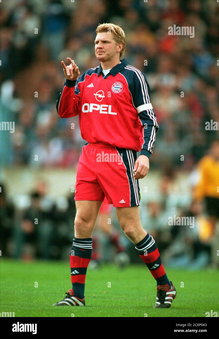 Stefan effenberg bayern munich 2000 hi-res stock photography and images ...