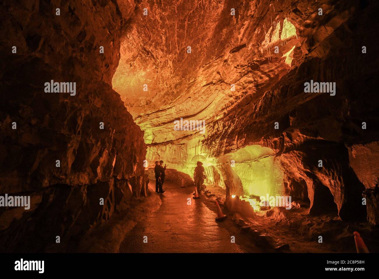 Dan yr ogof cave hi-res stock photography and images - Alamy