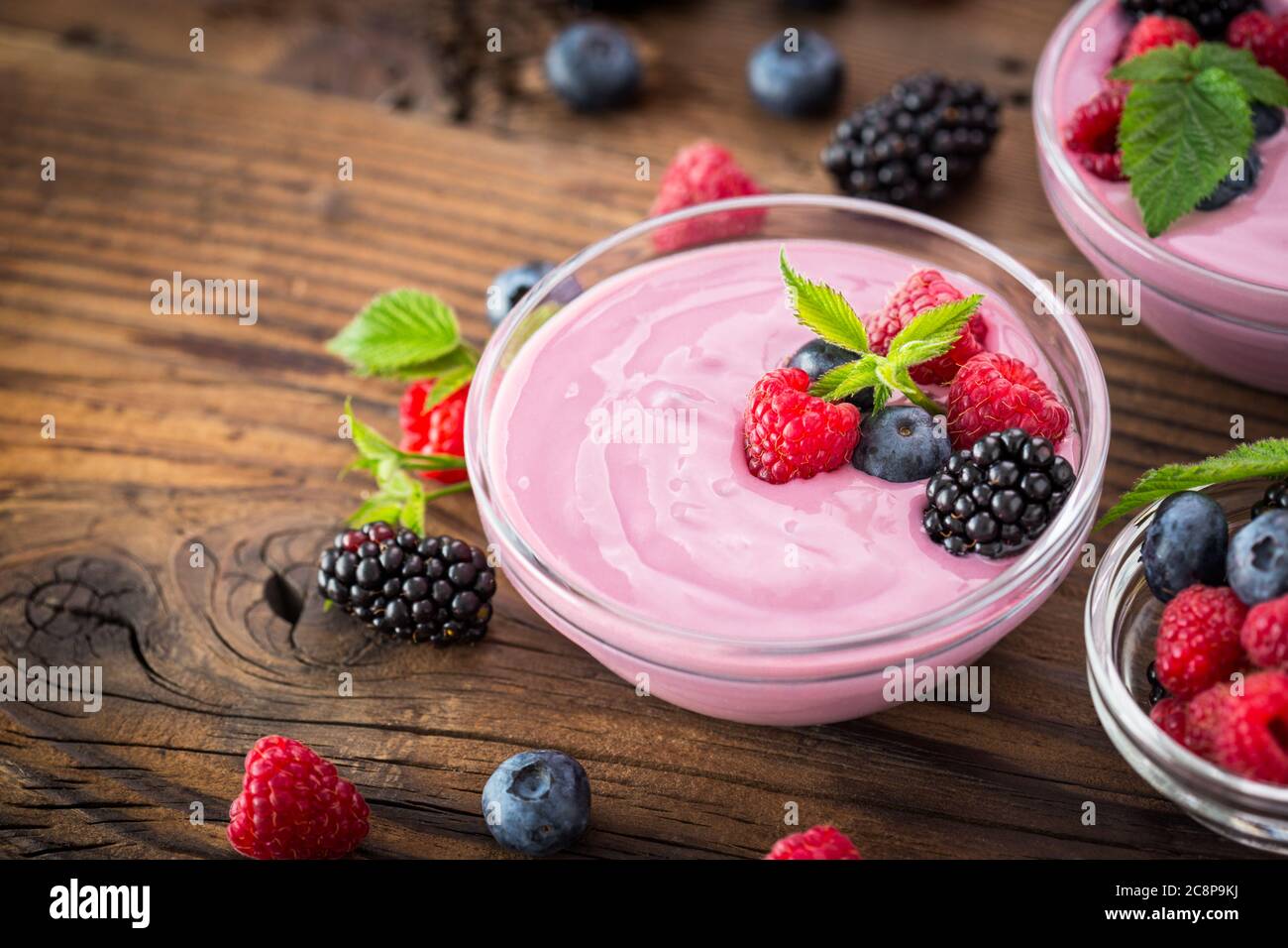 Yogurt and berry hi-res stock photography and images - Alamy