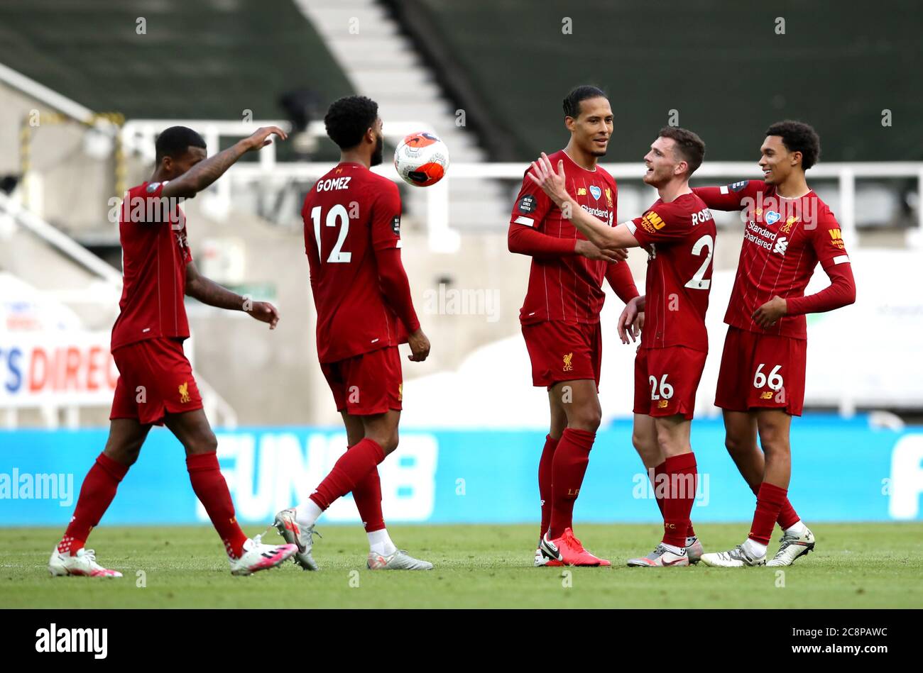 Team mates celebrate victory hi-res stock photography and images - Alamy