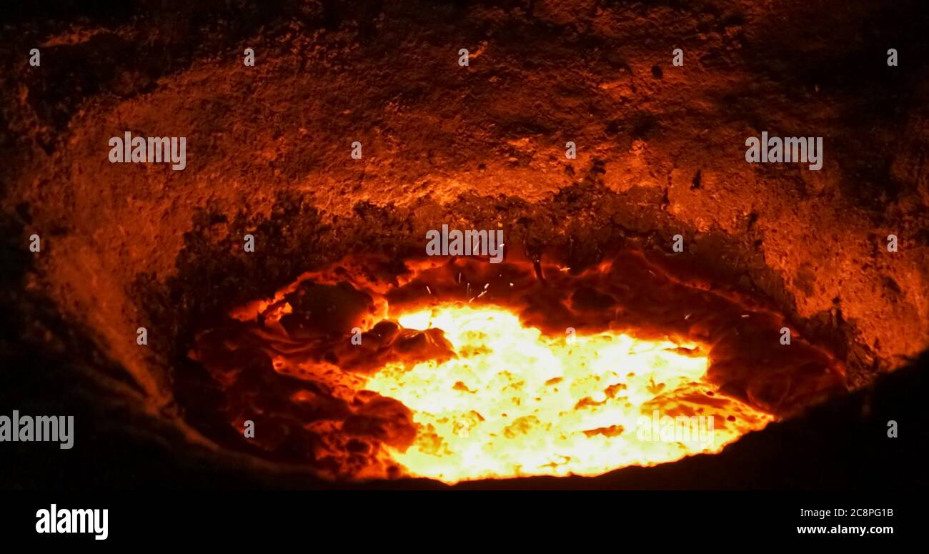 Molten metal flow hi-res stock photography and images - Alamy