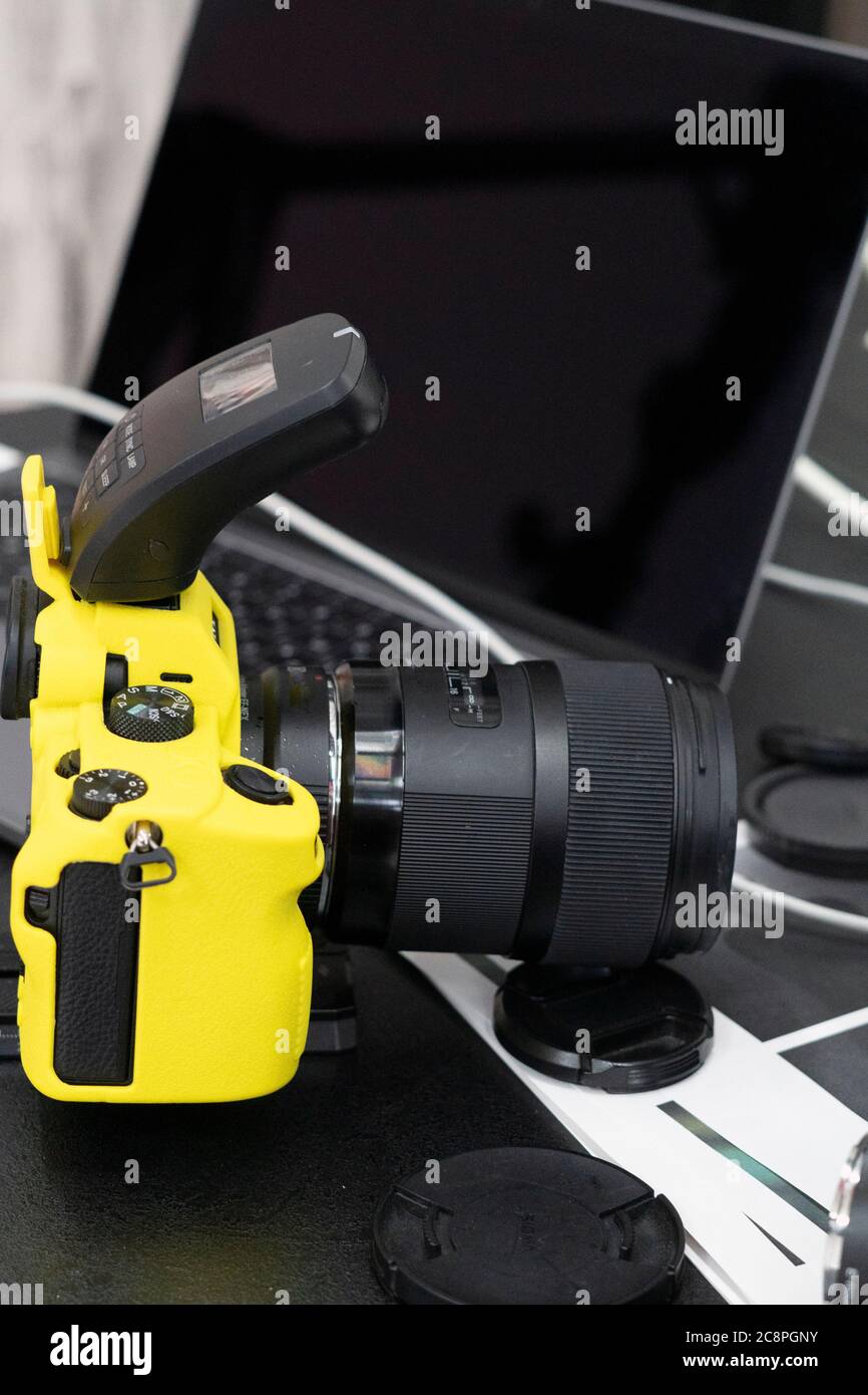 Camera photography design studio hi-res stock photography and images ...