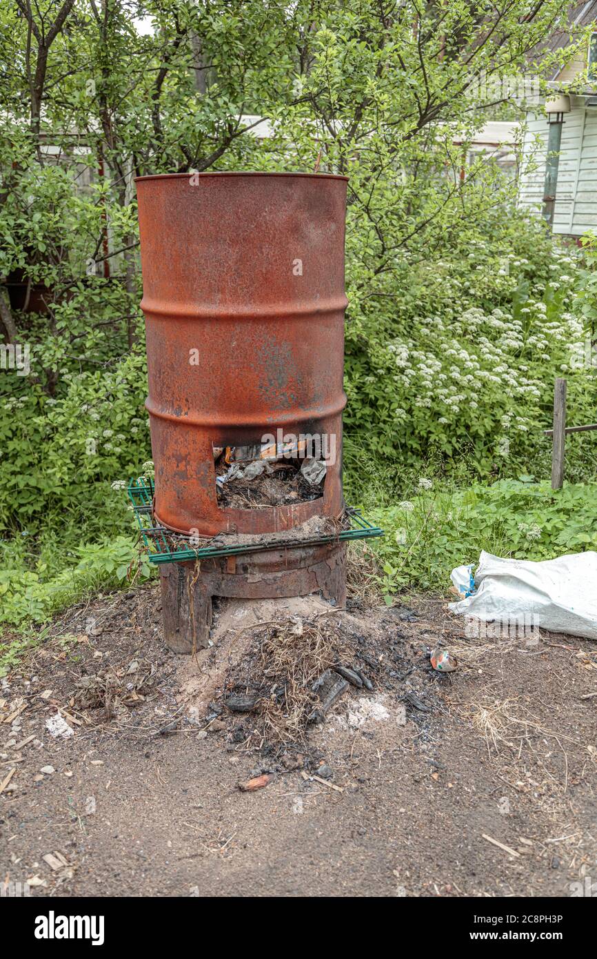 Burn barrel rubbish hi-res stock photography and images - Alamy