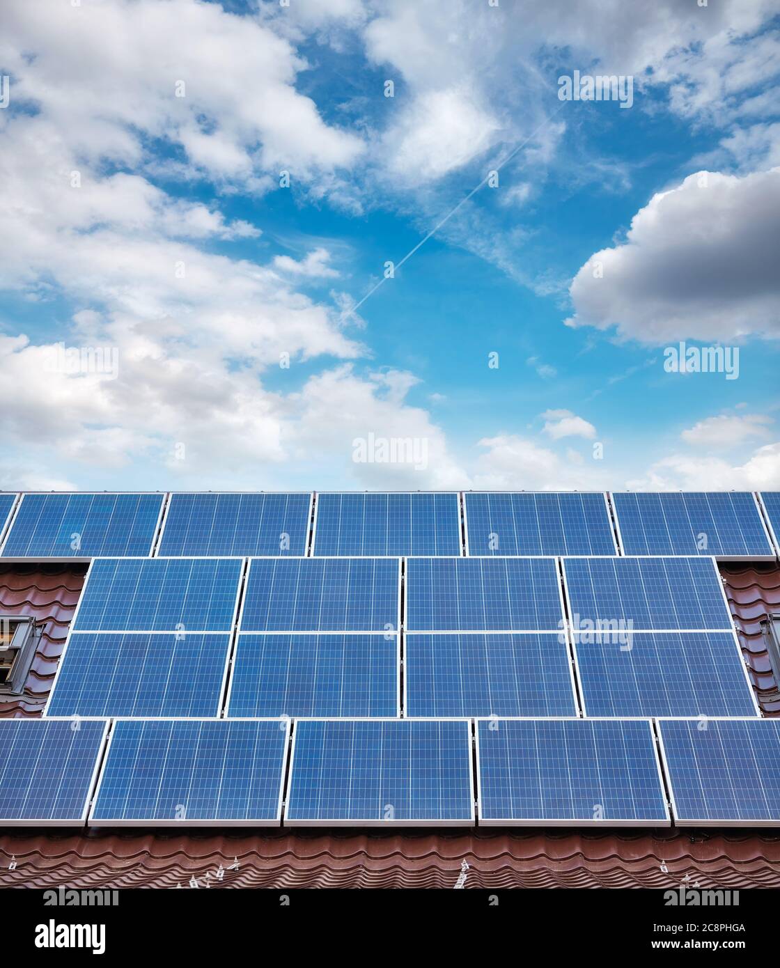 Modern solar panel house hi-res stock photography and images - Alamy