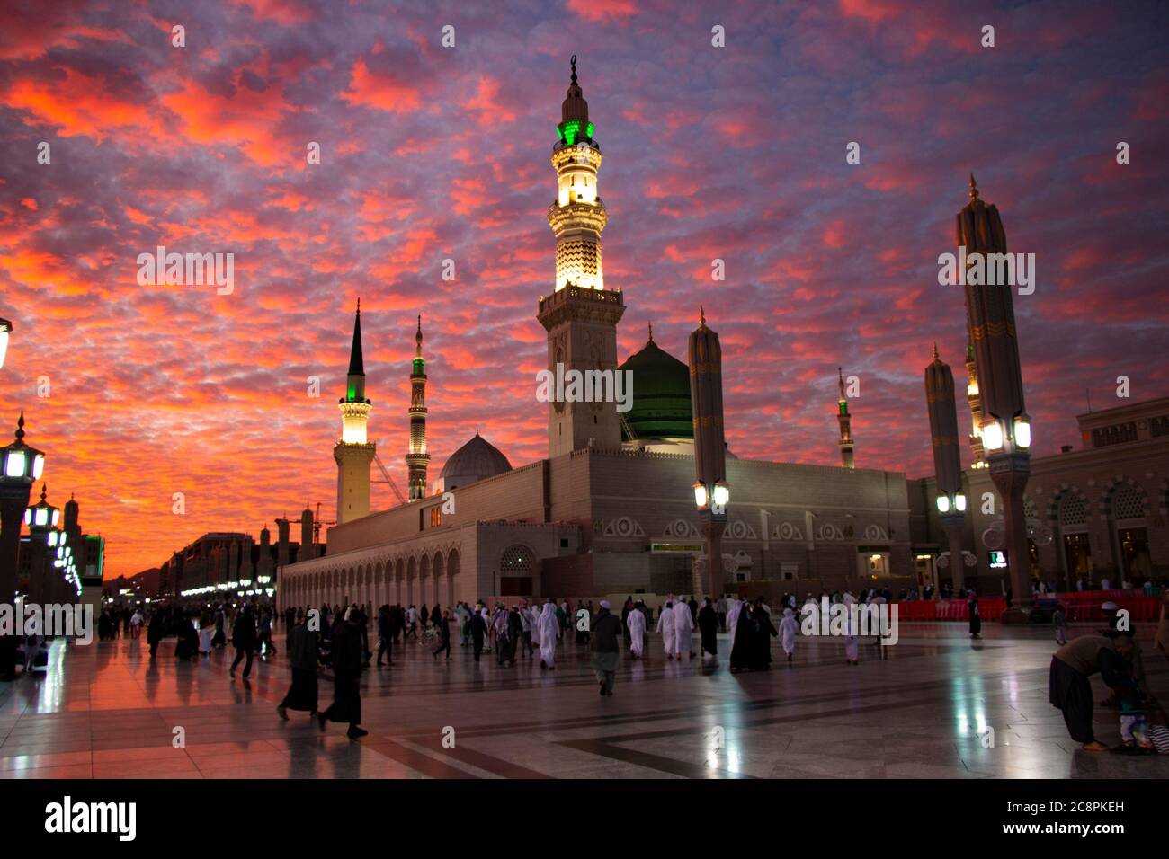 Al Masjid an Nabawi mosque beatuful sunset cloudy - Medina Saudi Arabia ...