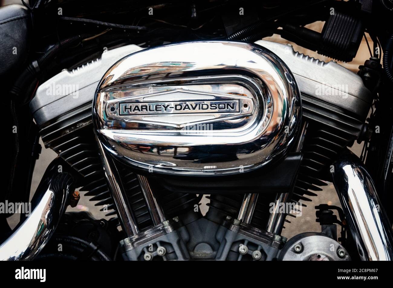 Harley davidson logo on bike hi-res stock photography and images - Alamy