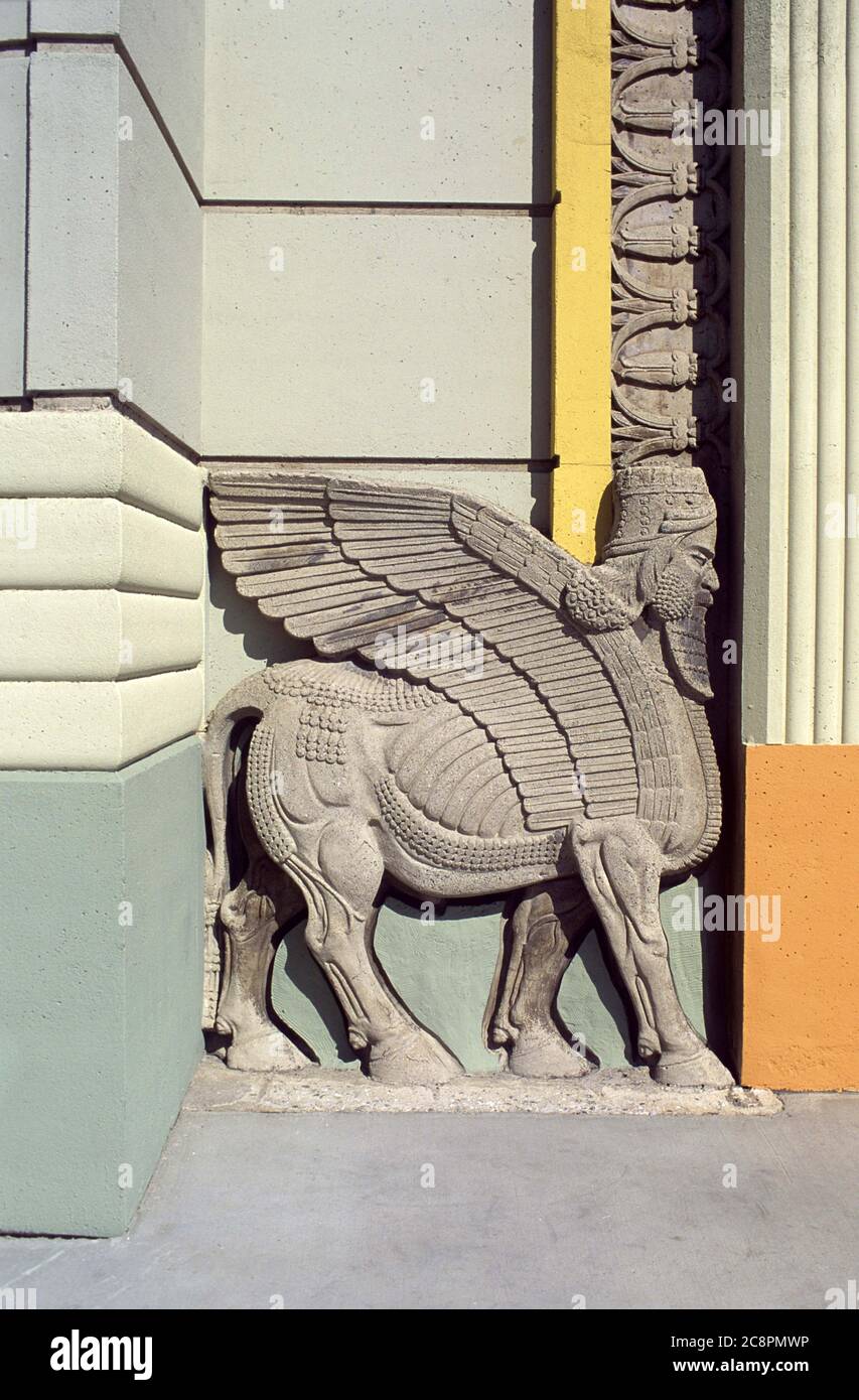 Assyrian design hi-res stock photography and images - Alamy