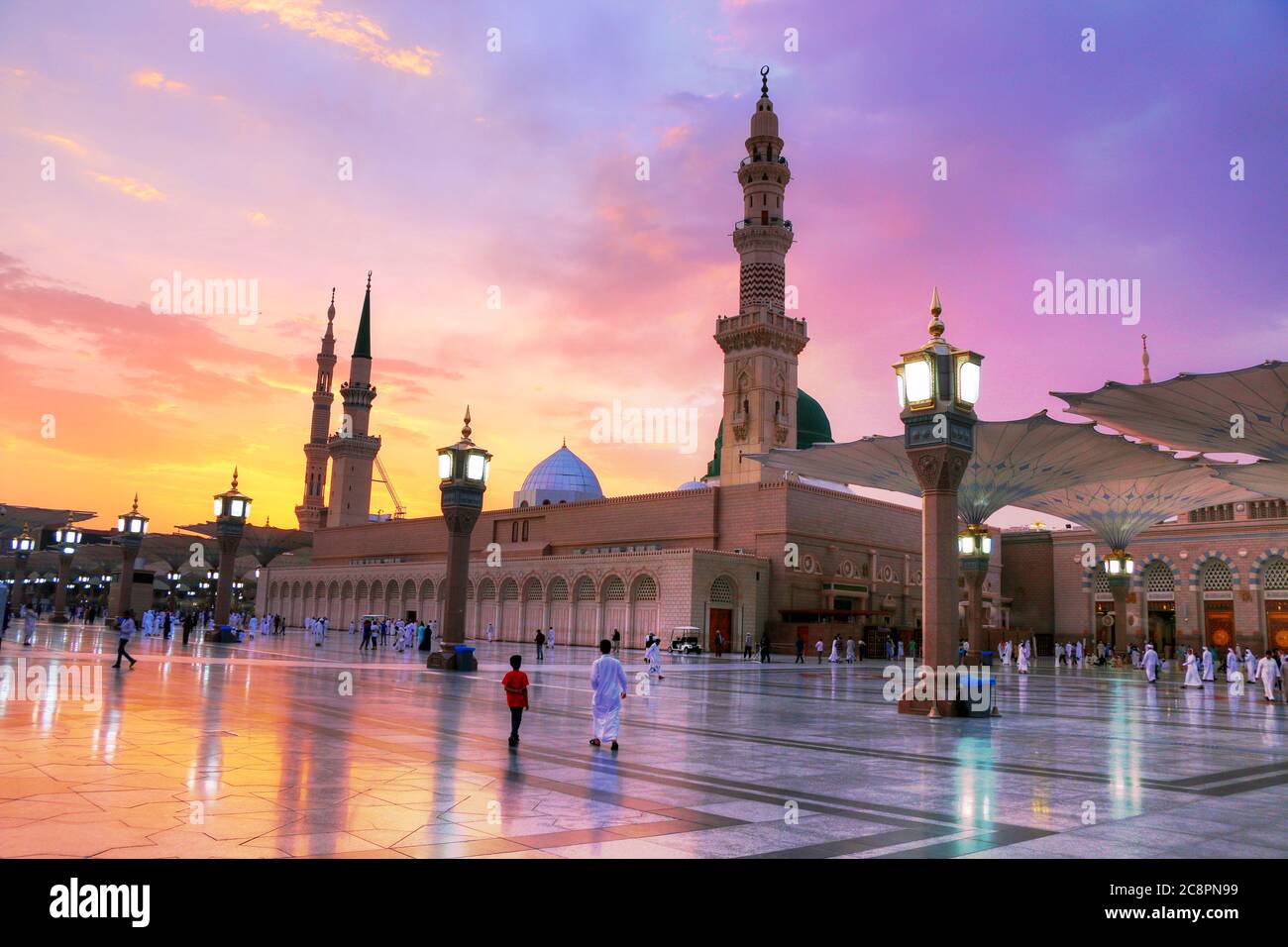 Al Masjid an Nabawi - Medina - Saudi Arabia Stock Photo - Alamy