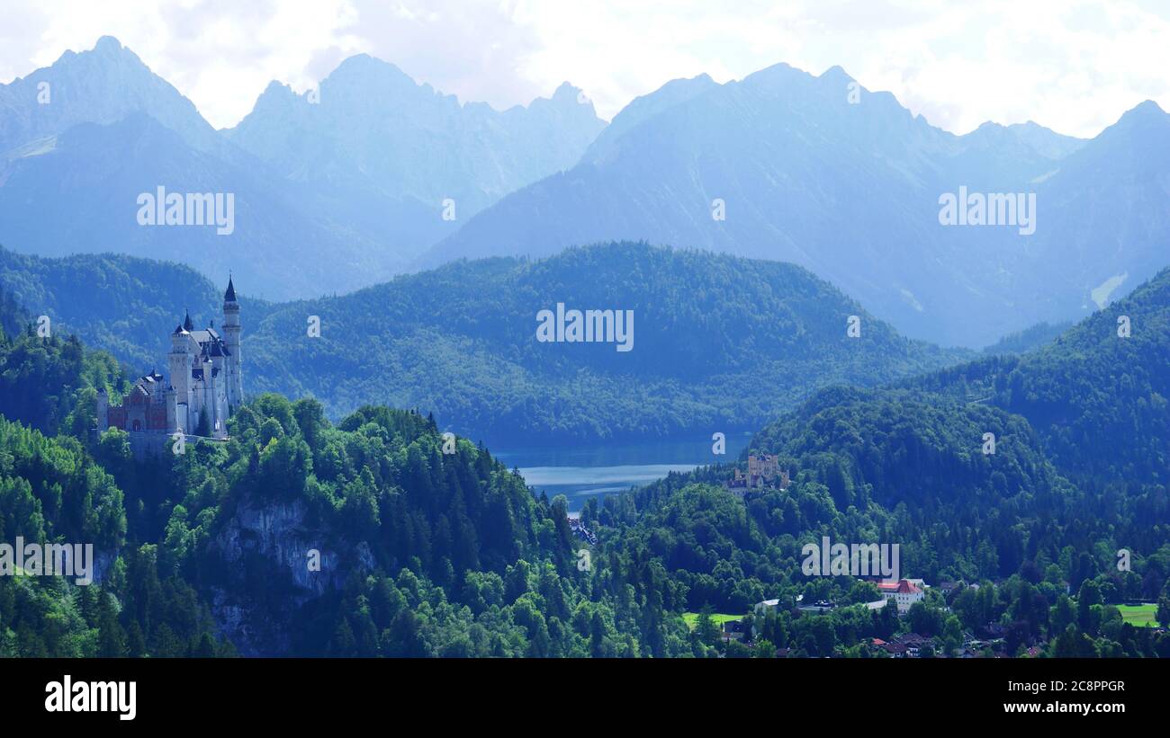 Neuschwanstein castle and lake alpsee hi-res stock photography and ...