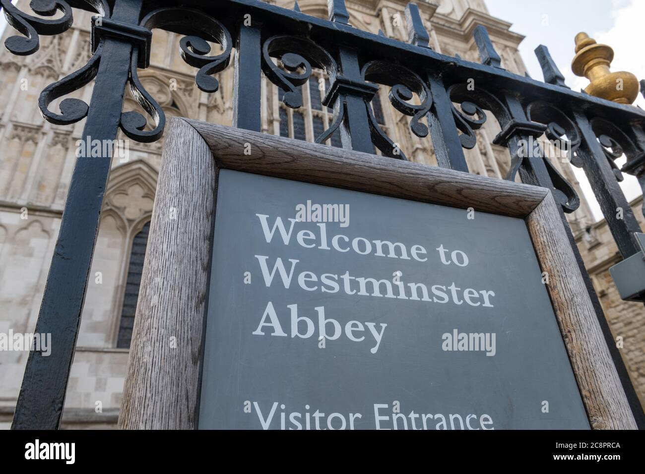 Deans yard westminster abbey london hi-res stock photography and images ...