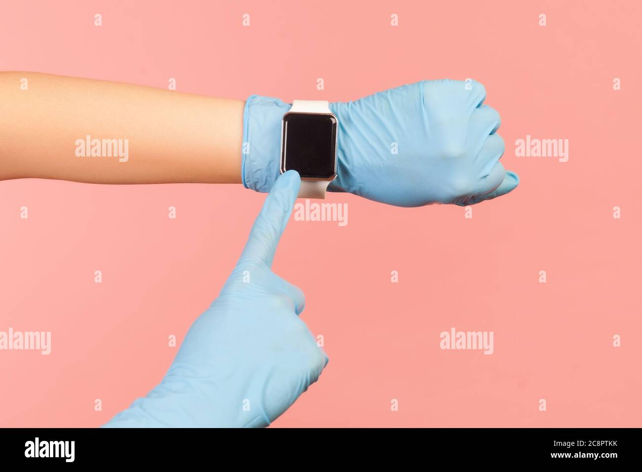 Check in screen surgery hi-res stock photography and images - Alamy