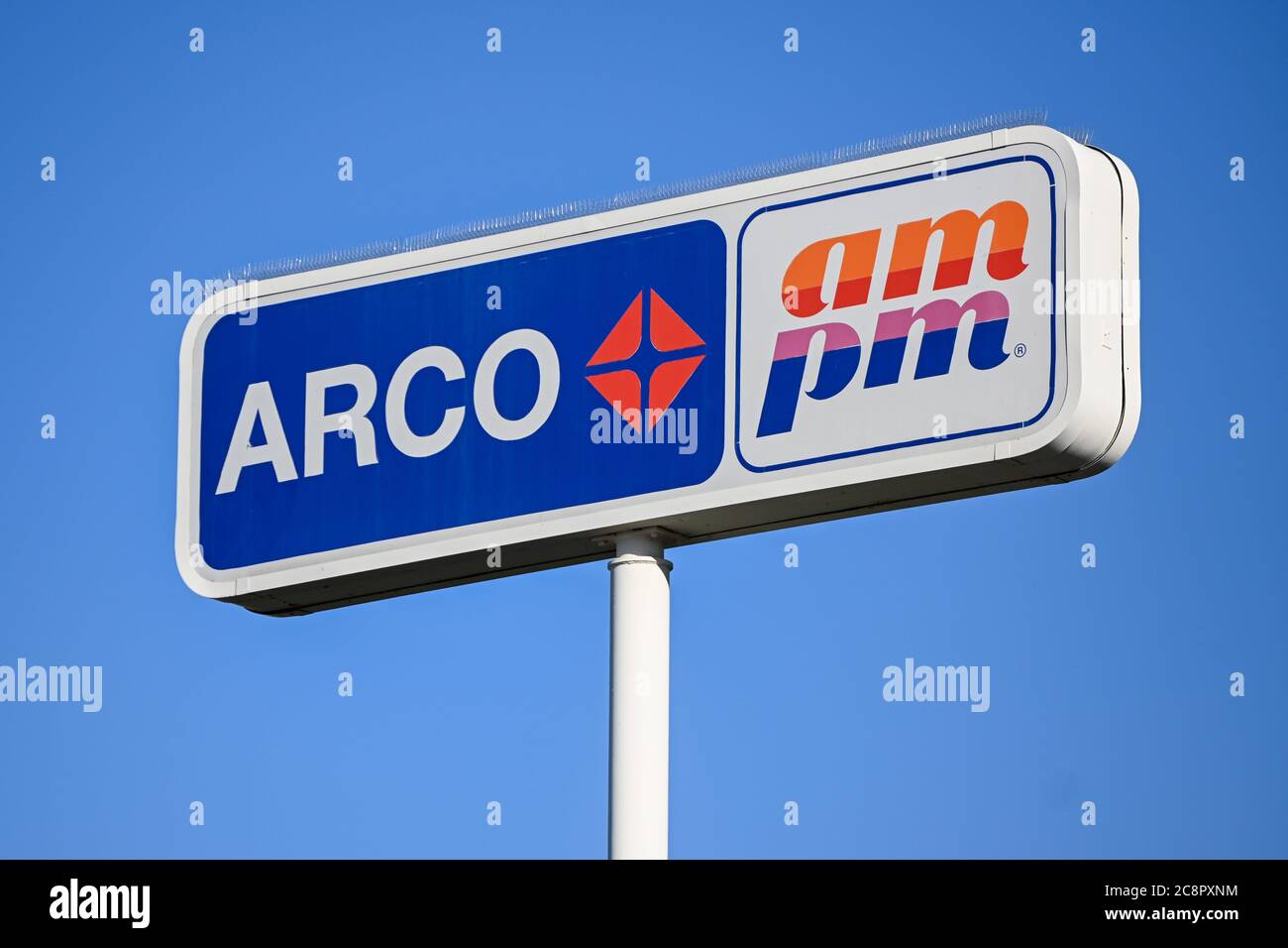 Ampm sign High Resolution Stock Photography and Images - Alamy