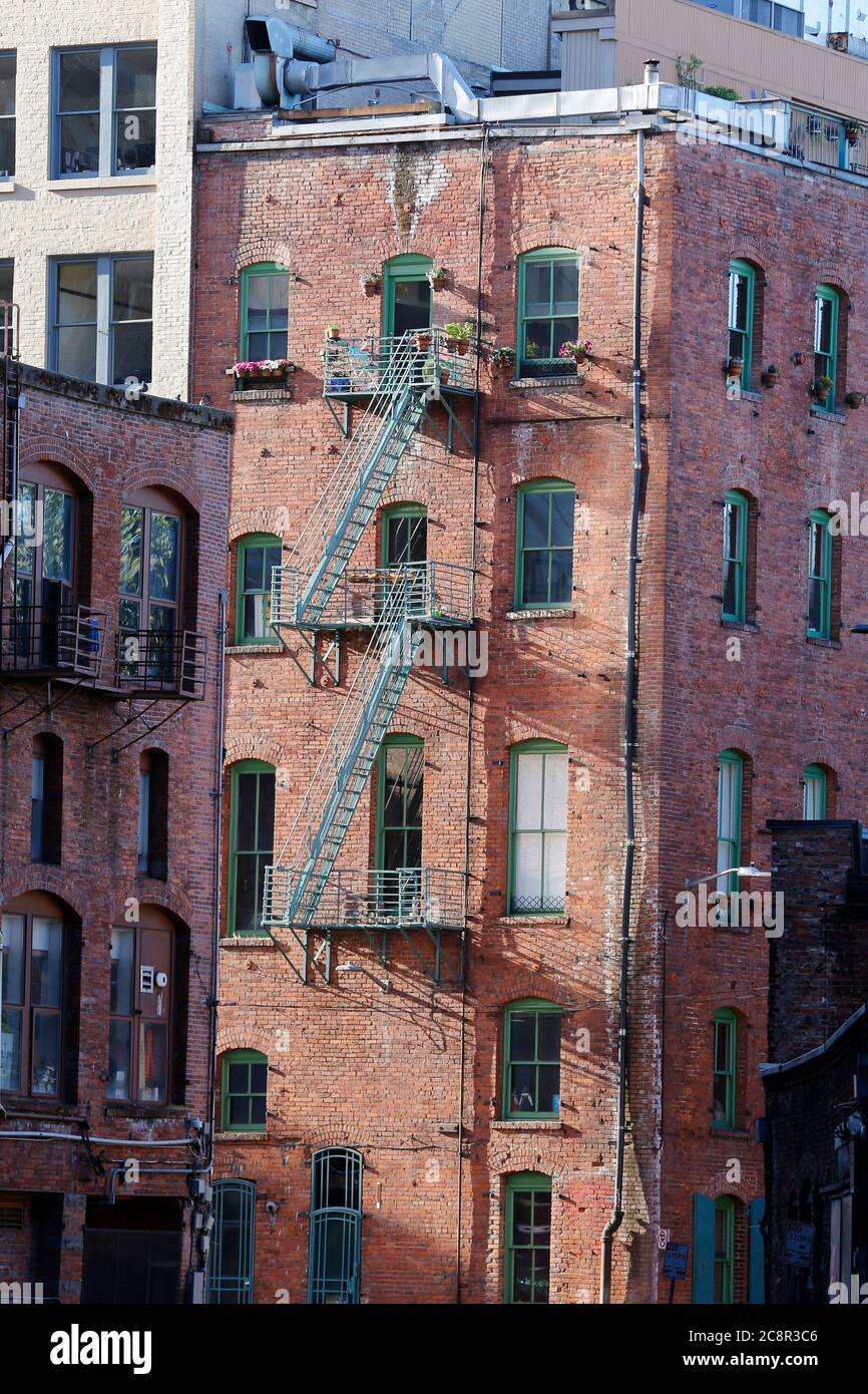 Construction downtown seattle building hi-res stock photography and ...