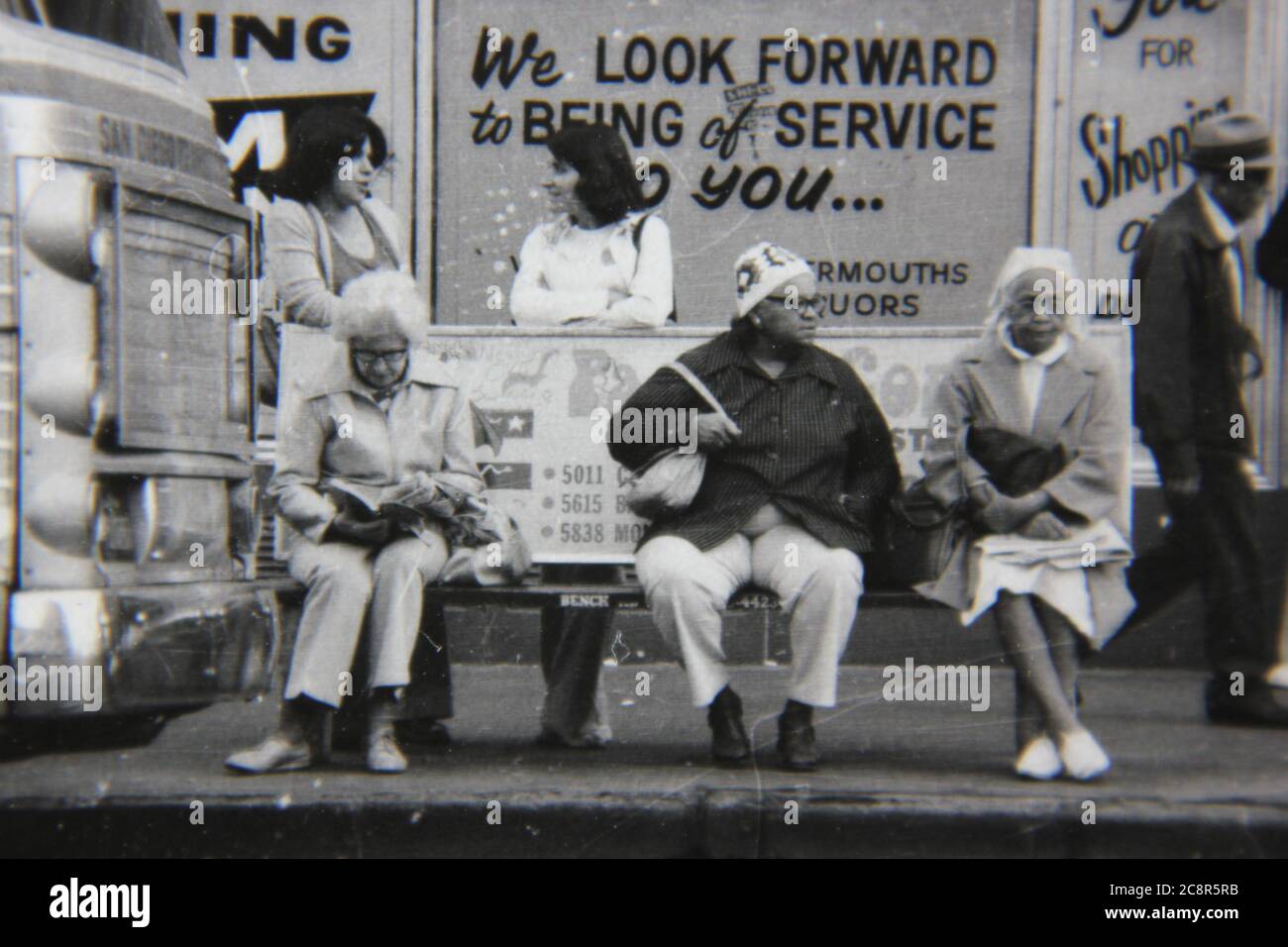 Fine 70s vintage black and white lifestyle photography of people ...
