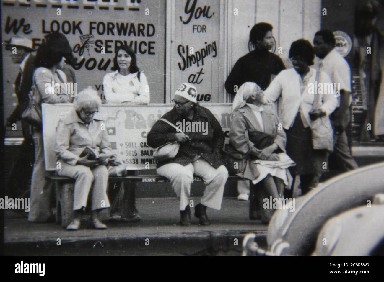 Candid bus stop moment hi-res stock photography and images - Alamy