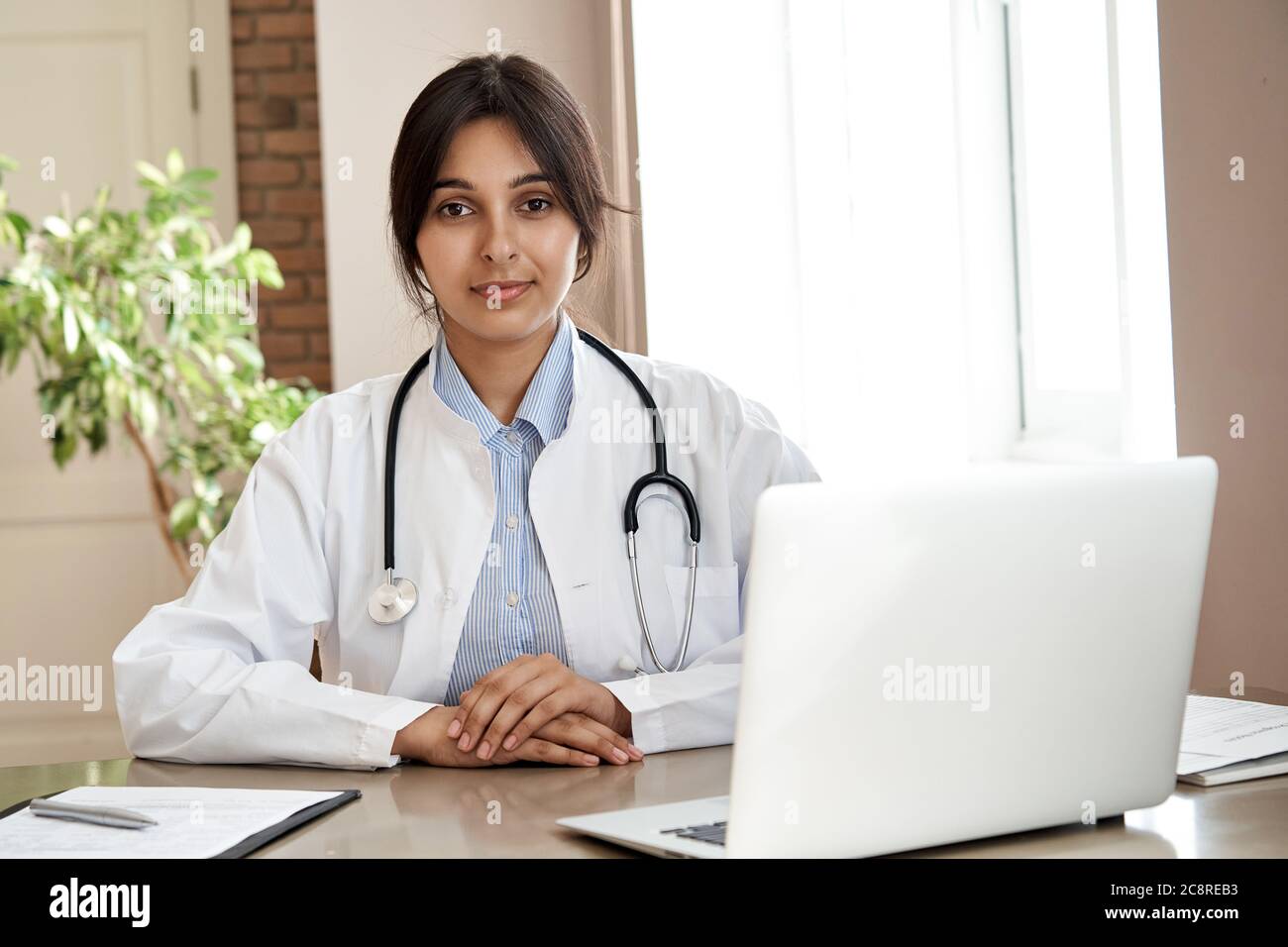 Lady doctor india hi-res stock photography and images - Alamy