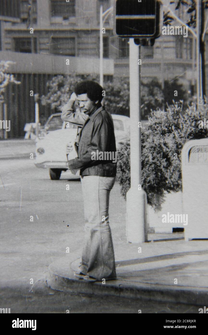 1970s crowd sidewalk hi-res stock photography and images - Alamy