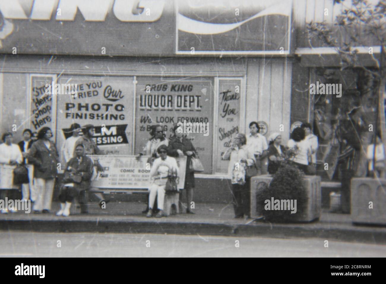 Fine 70s vintage black and white lifestyle photography of people ...