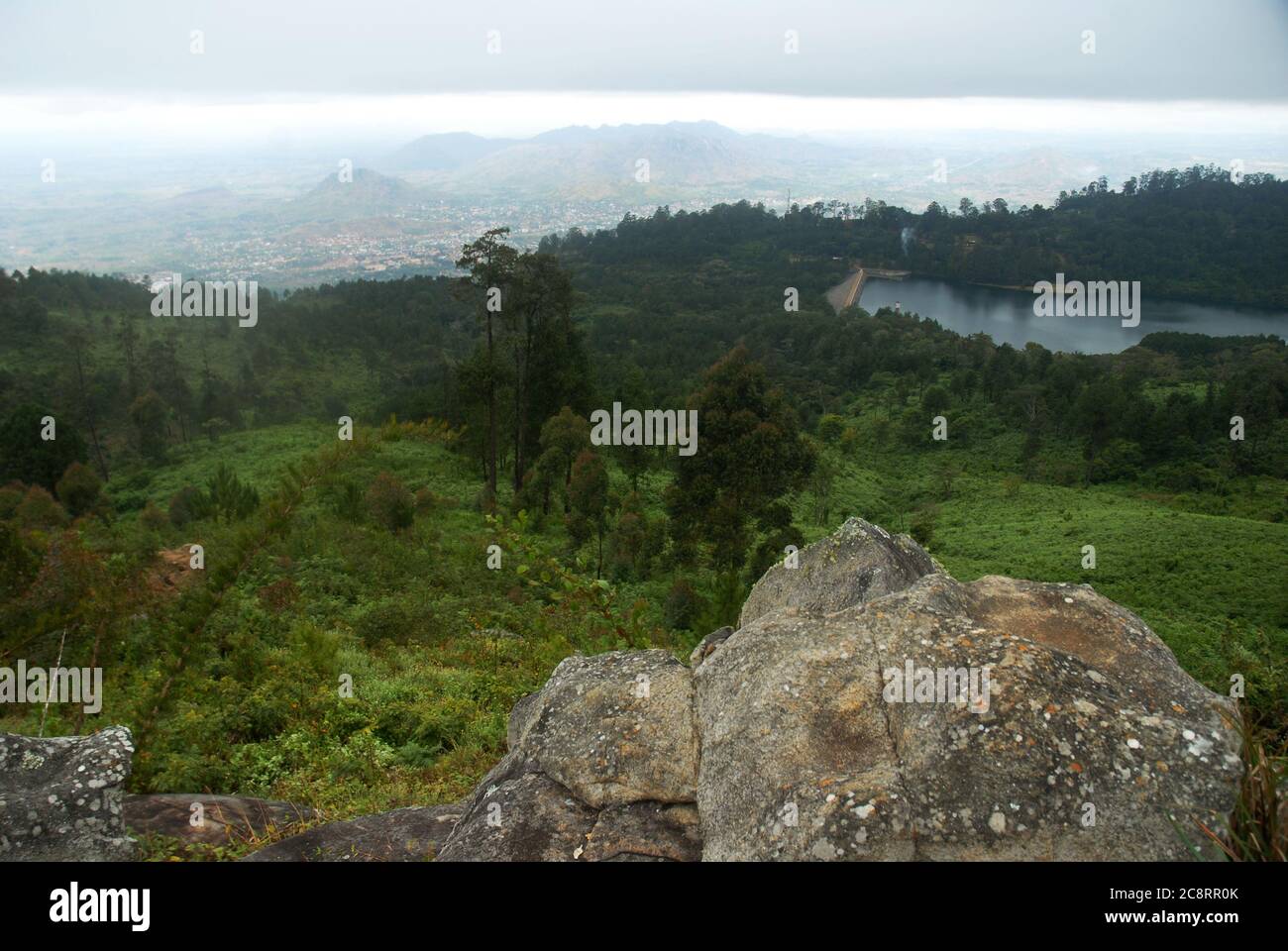 African man carrying load on hi-res stock photography and images - Alamy