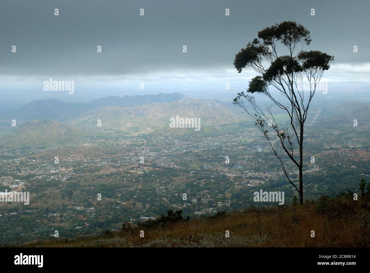 African man carrying load on hi-res stock photography and images - Alamy