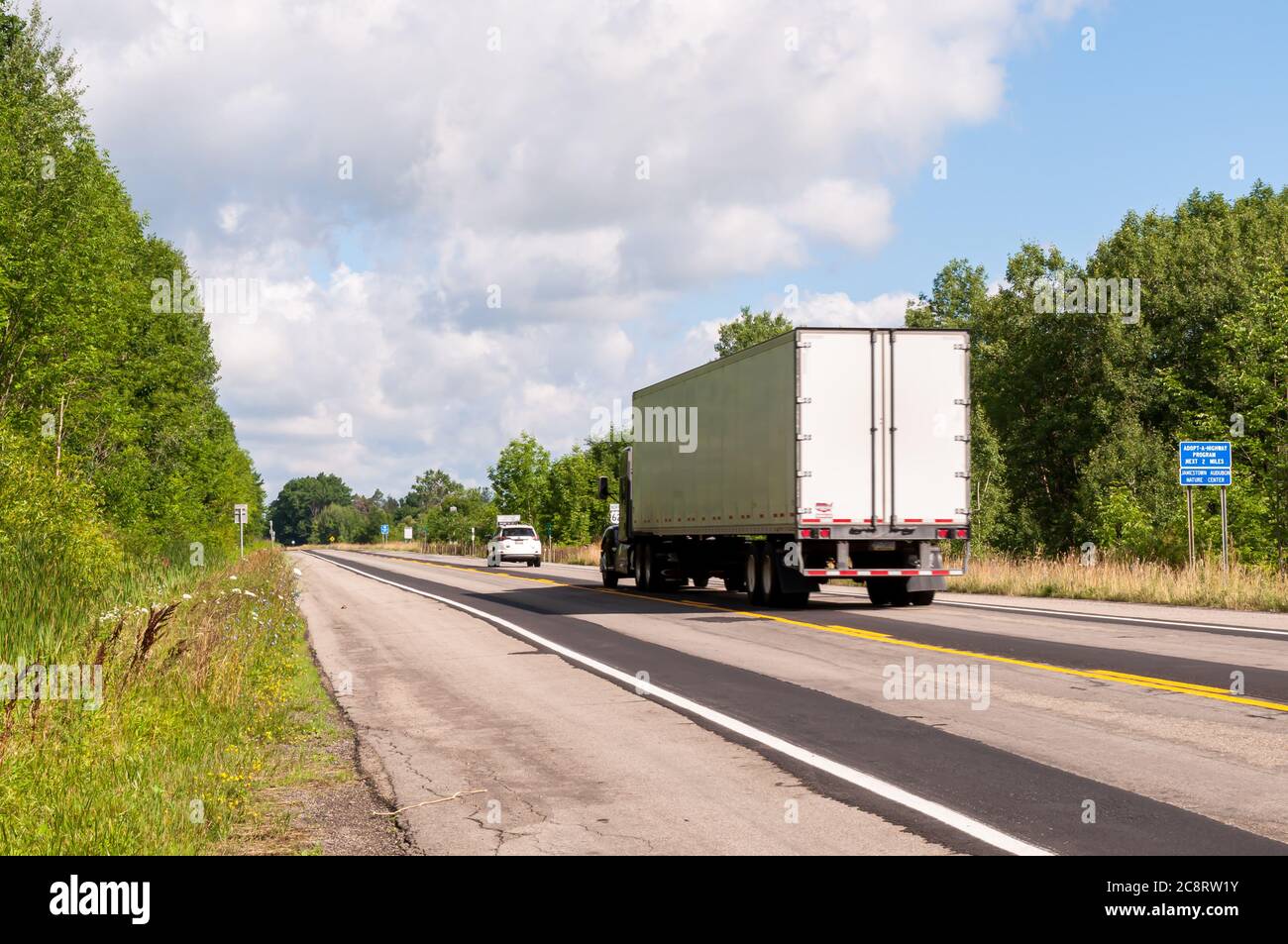 Route 62 road sign hi-res stock photography and images - Alamy