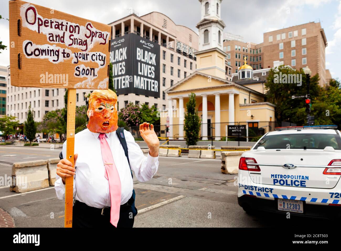 Impersonating hi-res stock photography and images - Alamy