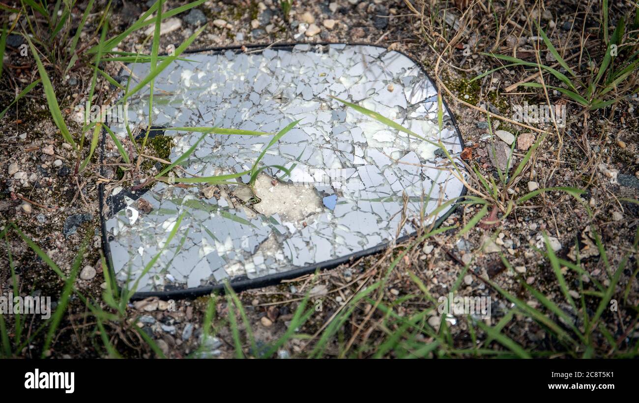 Deformation mirror hi-res stock photography and images - Alamy