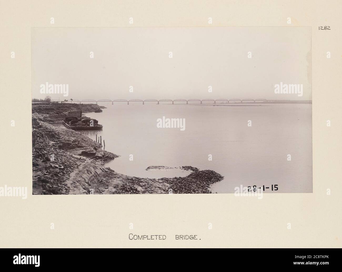 Completed bridge hi-res stock photography and images - Alamy