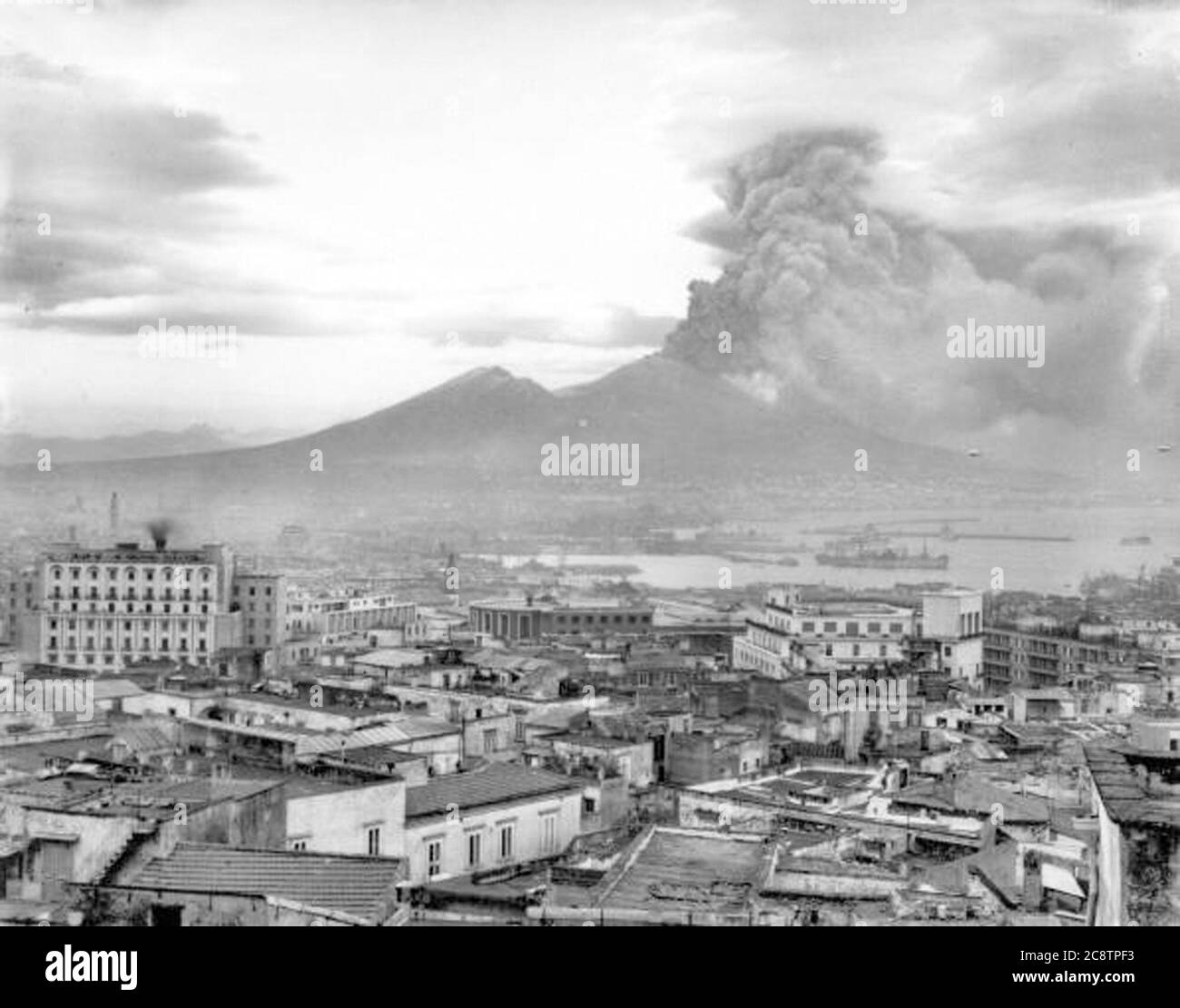 Eruption of mt vesuvius Black and White Stock Photos & Images - Alamy