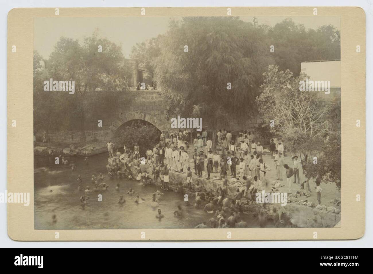 Soldiers bathing hi-res stock photography and images - Alamy