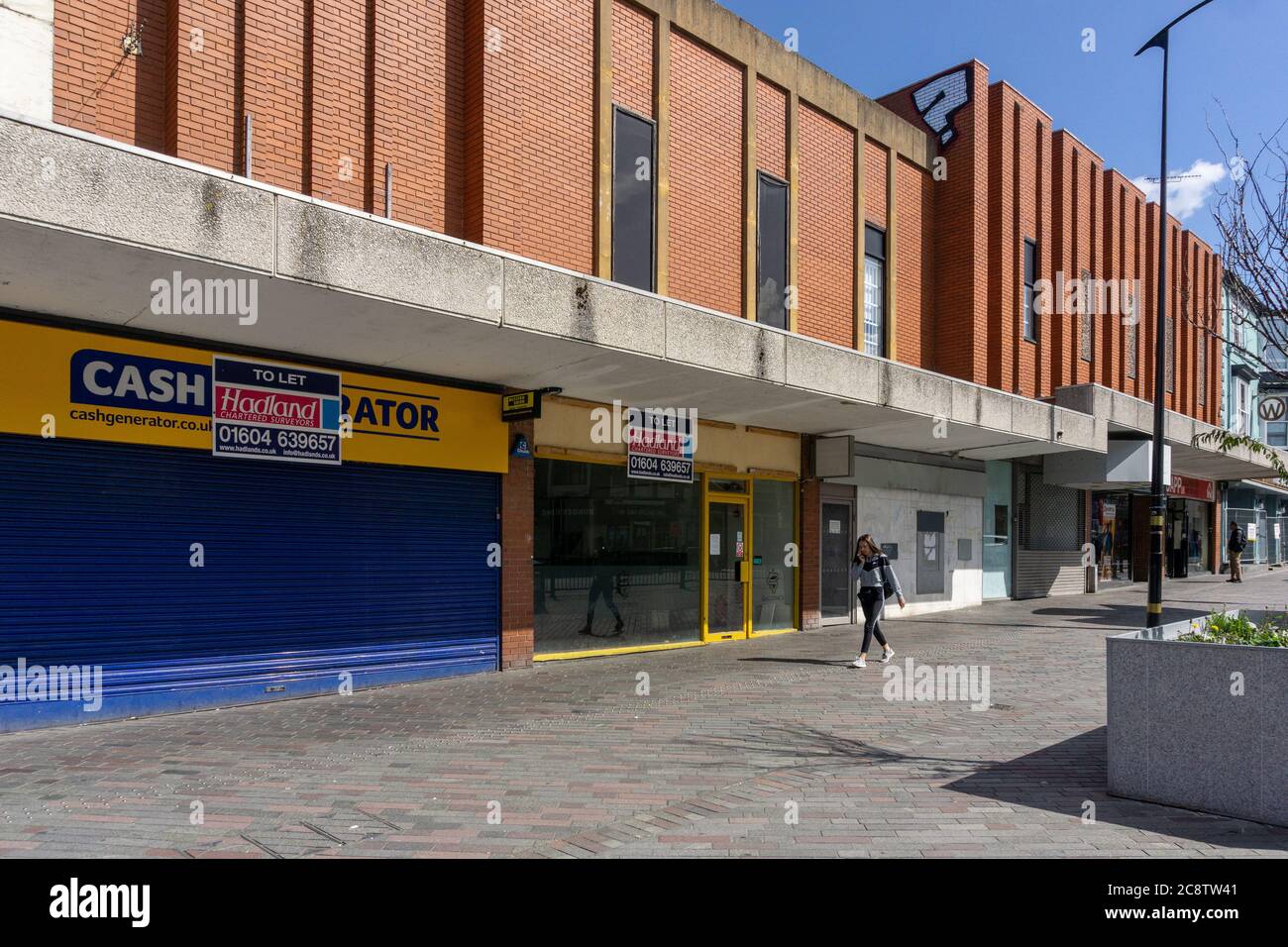 Empty shops uk high street hi-res stock photography and images - Alamy