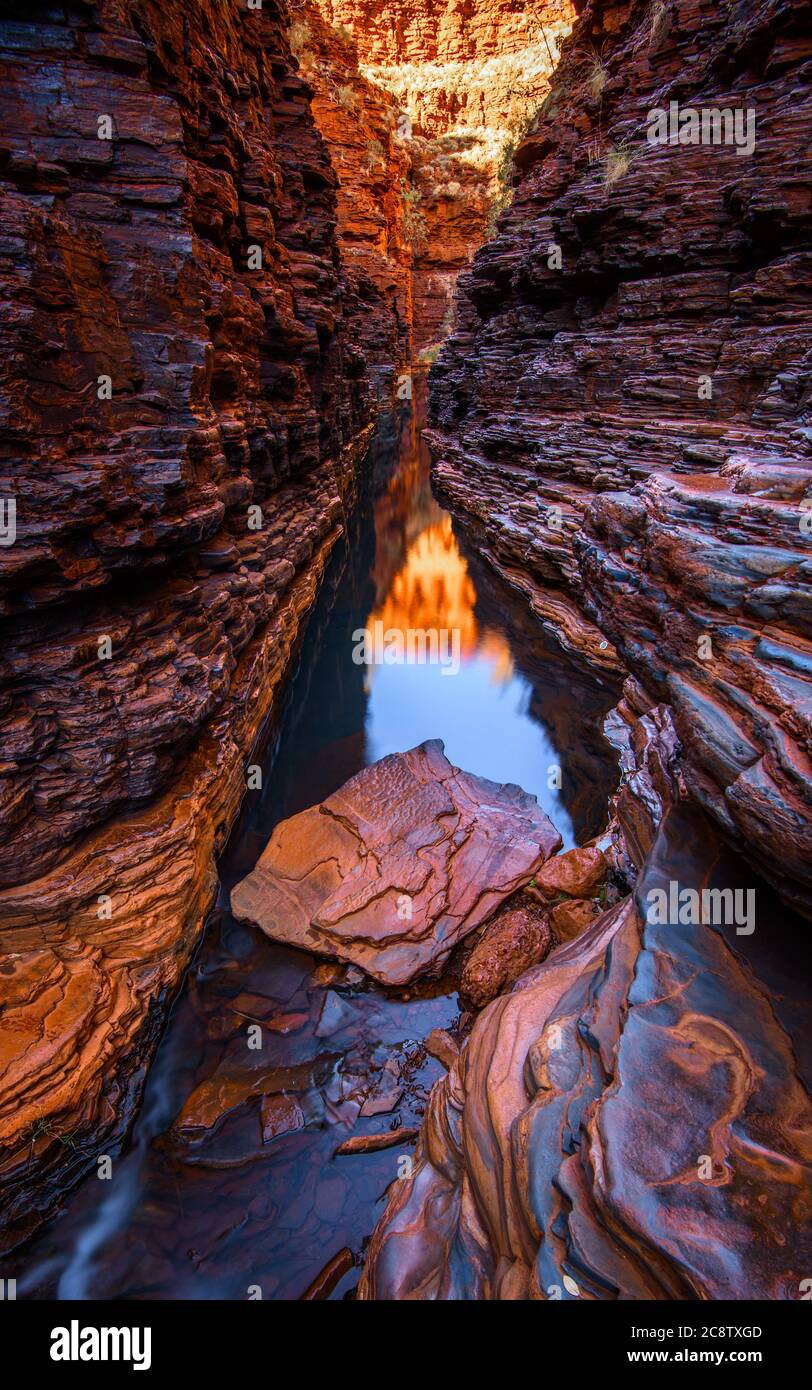 Vertical shot of the weano gorge in Karijini National Park Gorges ...