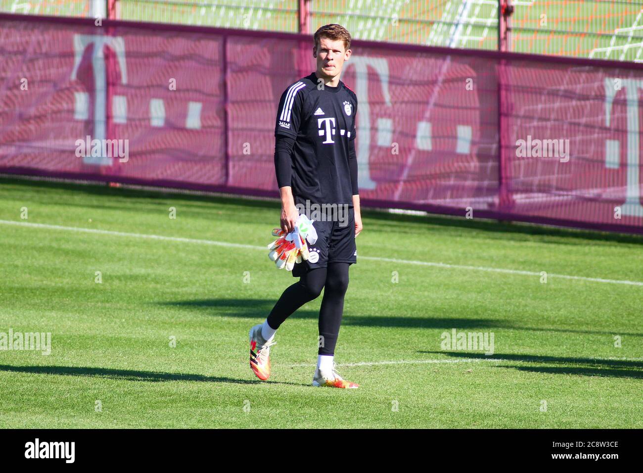 Alexander nubel fc bayern munchen hi-res stock photography and images ...