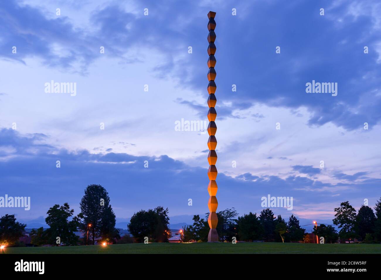 Brancusi Endless Column High Resolution Stock Photography and Images ...