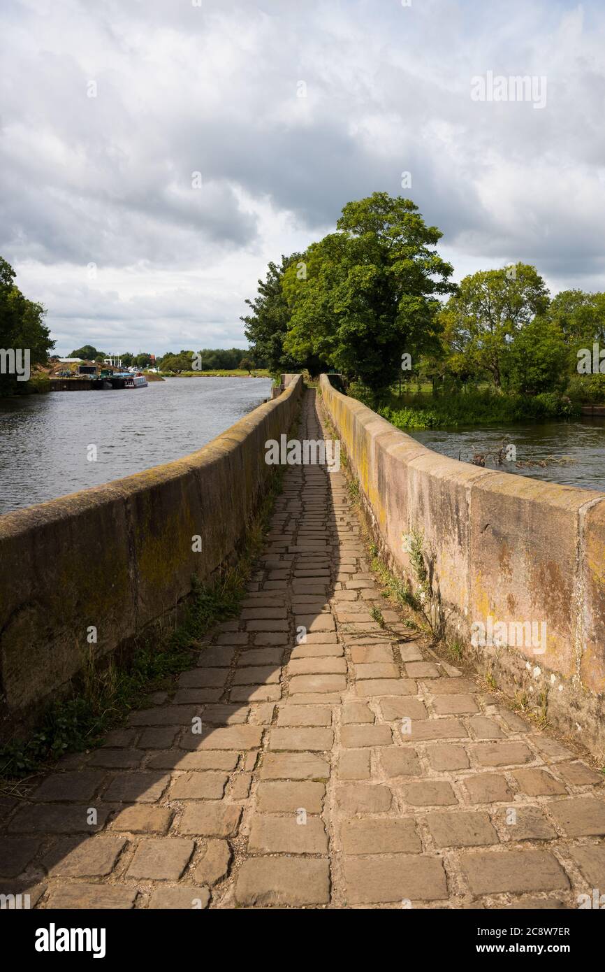 Riverside pedestrian walkway hi-res stock photography and images - Alamy